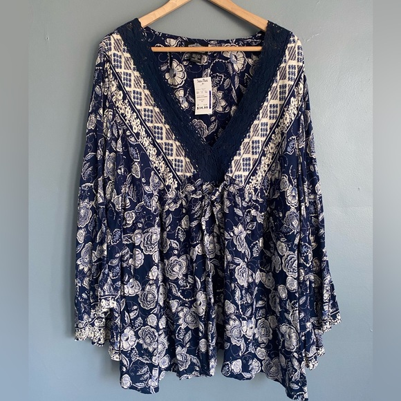 Angie | Tops | Nwt Angie Gorgeous Blue Floral Lace Detail Tie Cinch ...